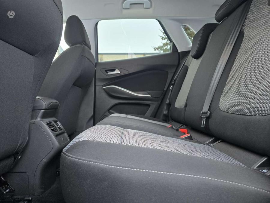 Grey Opel Grandland X 2021 in Taurage, with an engine capacity of 1.50 L and mileage of 168 thousand km for 11400 €, photo 27 on AUTOMOTO.COM.LV