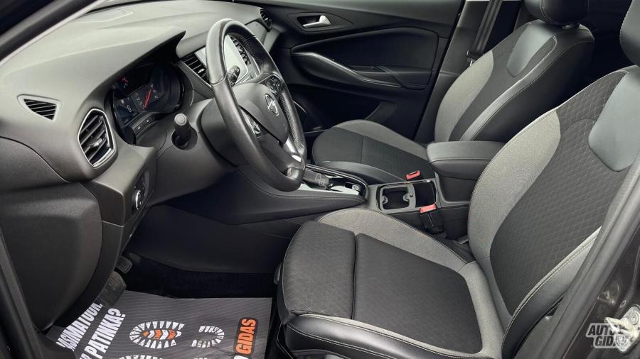 Grey Opel Grandland X 2021 in Marijampole, with an engine capacity of 1.50 L and mileage of 116 thousand km for 13490 €, photo 3 on AUTOMOTO.COM.LV