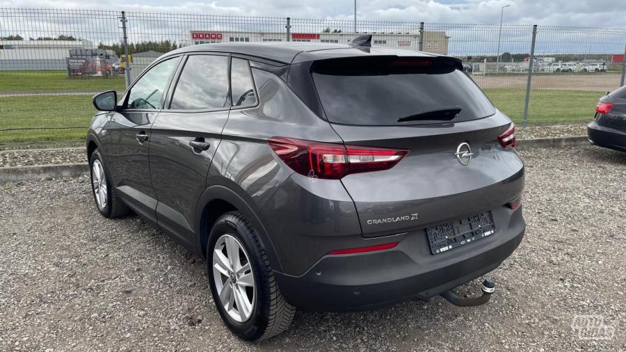 Grey Opel Grandland X 2021 in Marijampole, with an engine capacity of 1.50 L and mileage of 116 thousand km for 13490 €, photo 7 on AUTOMOTO.COM.LV