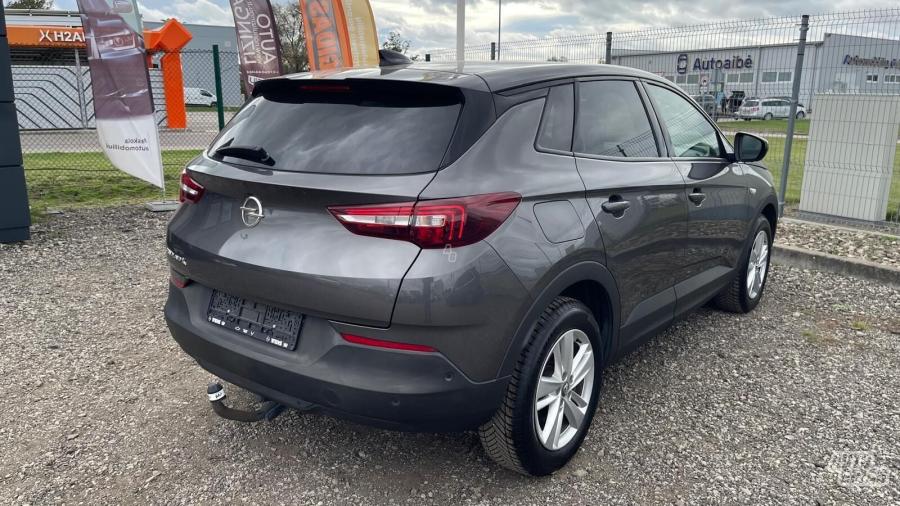 Grey Opel Grandland X 2021 in Marijampole, with an engine capacity of 1.50 L and mileage of 116 thousand km for 13490 €, photo 9 on AUTOMOTO.COM.LV