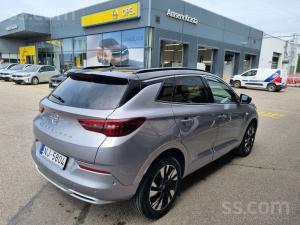 Pelēks Opel Grandland X 2022 Rīga, ar dzinēja tilpumu 1.20 L un nobraukumu 30 tūkst. km par 22600 €, foto 2 vietnē AUTOMOTO.COM.LV