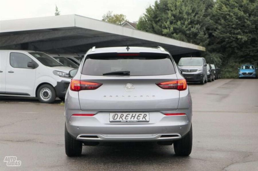 Grey Opel Grandland X 2022 in Kaunas, with an engine capacity of 1.20 L and mileage of 61 thousand km for 25867 €, photo 6 on AUTOMOTO.COM.LV