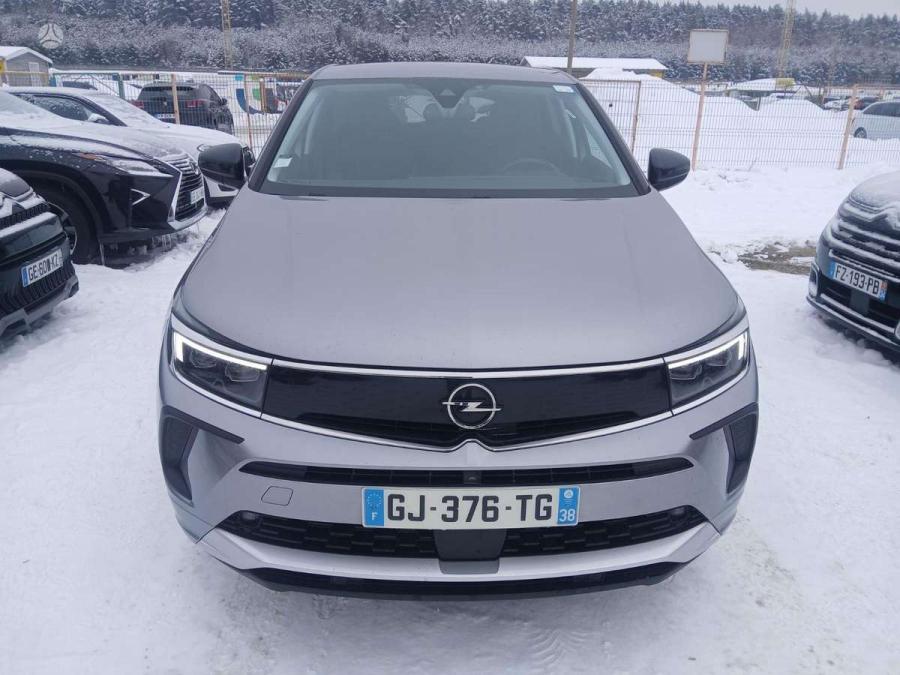 Grey Opel Grandland X 2022 in Vilnius, with an engine capacity of 1.50 L and mileage of 167 thousand km for 15972 €, photo 1 on AUTOMOTO.COM.LV