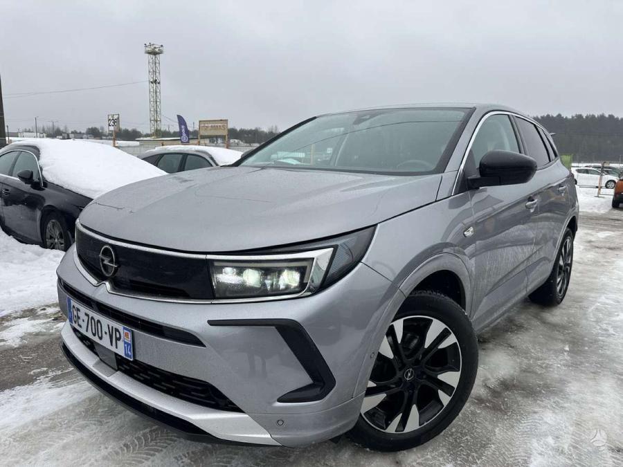 Grey Opel Grandland X 2022 in Vilnius, with an engine capacity of 1.50 L and mileage of 155 thousand km for 15124 €, photo 1 on AUTOMOTO.COM.LV