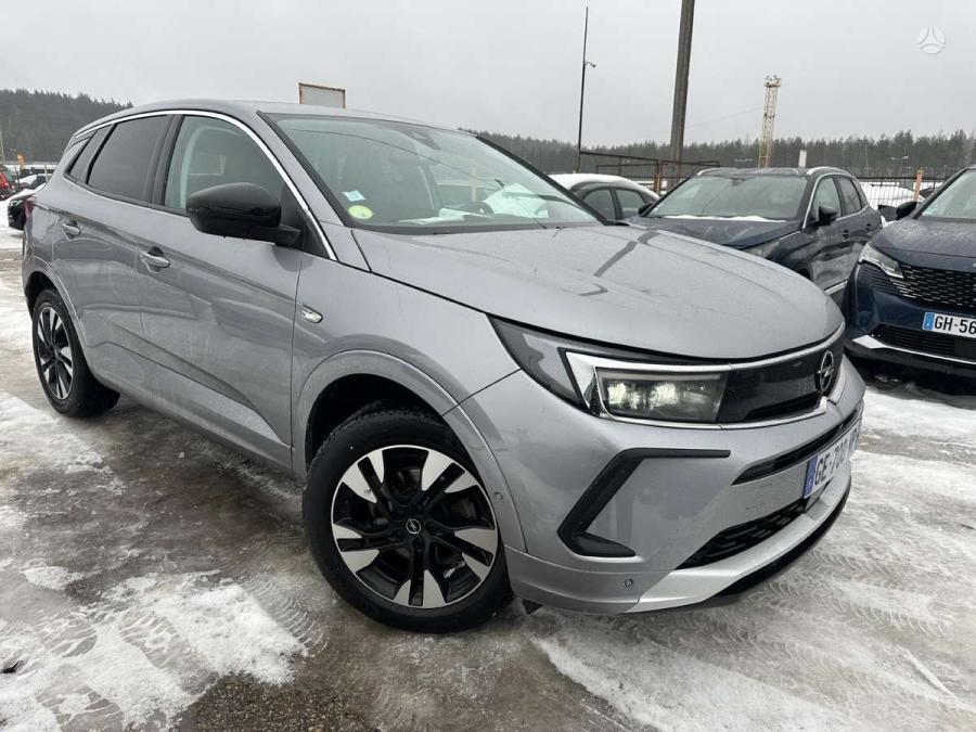 Grey Opel Grandland X 2022 in Vilnius, with an engine capacity of 1.50 L and mileage of 155 thousand km for 15124 €, photo 3 on AUTOMOTO.COM.LV