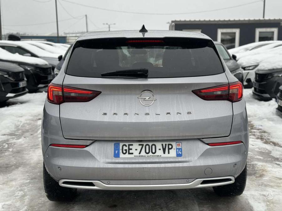 Grey Opel Grandland X 2022 in Vilnius, with an engine capacity of 1.50 L and mileage of 155 thousand km for 15124 €, photo 6 on AUTOMOTO.COM.LV
