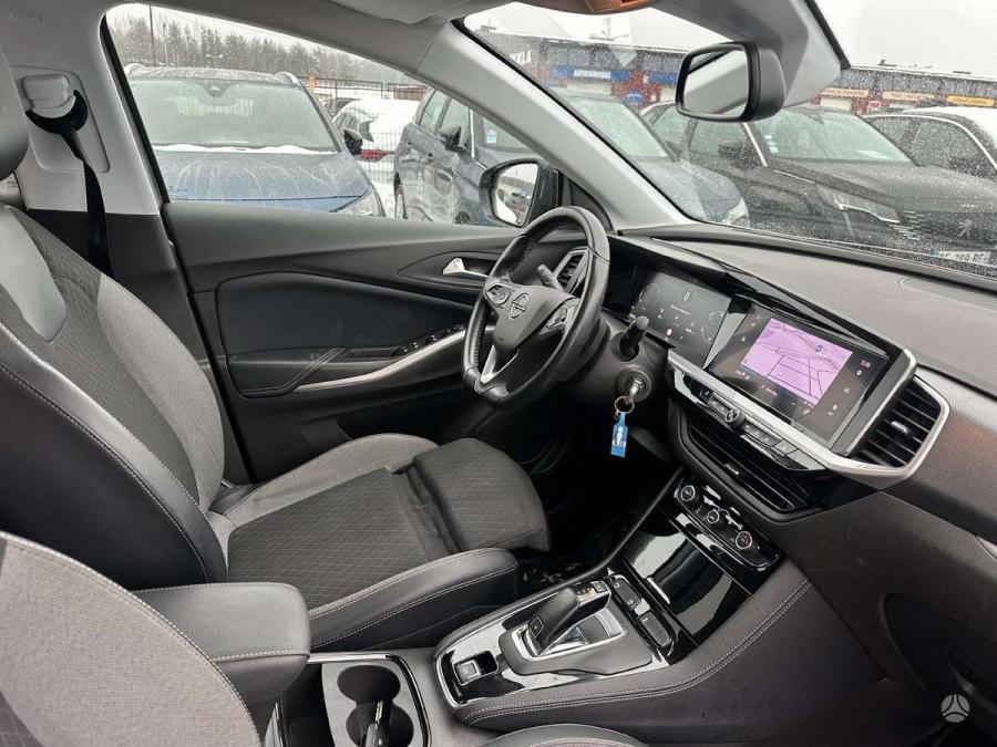 Grey Opel Grandland X 2022 in Vilnius, with an engine capacity of 1.50 L and mileage of 155 thousand km for 15124 €, photo 19 on AUTOMOTO.COM.LV