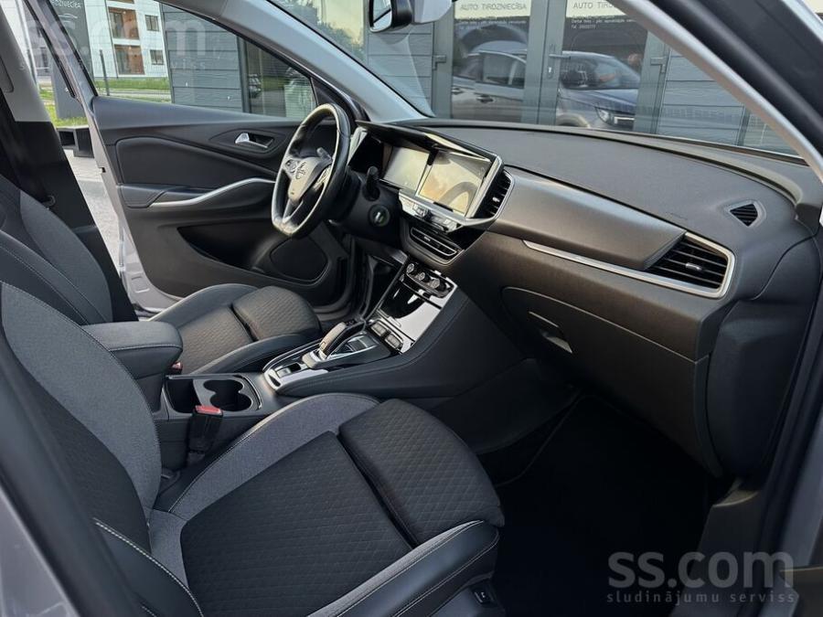 Pelēks Opel Grandland X 2022 Jelgava, ar dzinēja tilpumu 1.50 L un nobraukumu 135 tūkst. km par 18900 €, foto 7 vietnē AUTOMOTO.COM.LV