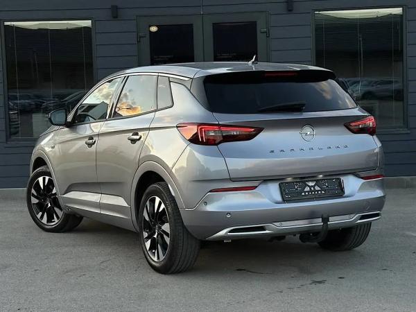 Grey Opel Grandland X 2022 in Jelgava, with an engine capacity of 1.50 L and mileage of 135 thousand km for 19500 €, photo 2 on AUTOMOTO.COM.LV