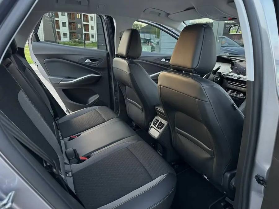 Pelēks Opel Grandland X 2022 Jelgava, ar dzinēja tilpumu 1.50 L un nobraukumu 135 tūkst. km par 19500 €, foto 8 vietnē AUTOMOTO.COM.LV