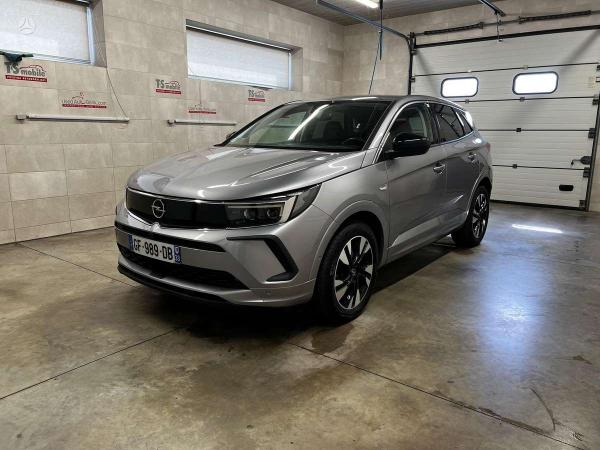 Серый Опель Grandland X 2022 в Мариямполе, объемом двигателя 1.20 л и пробегом 76 тыс. км за 15718 €, фото 1 на AUTOMOTO.COM.LV