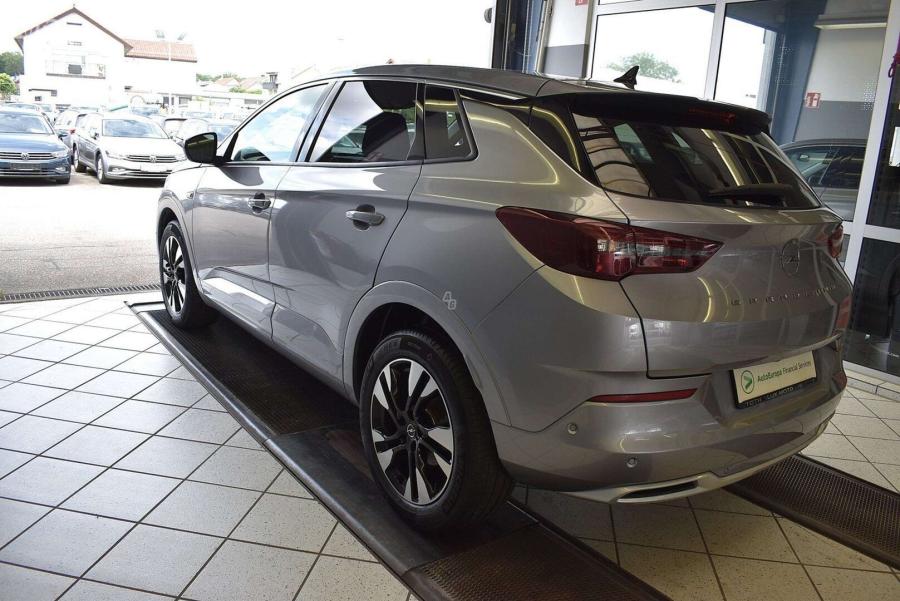 Grey Opel Grandland X 2023 in Kaunas, with an engine capacity of 1.50 L and mileage of 36 thousand km for 26872 €, photo 4 on AUTOMOTO.COM.LV