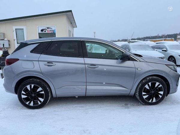 Pelēks Opel Grandland X 2023 Viļņa, ar dzinēja tilpumu 1.50 L un nobraukumu 175 tūkst. km par 16214 €, foto 2 vietnē AUTOMOTO.COM.LV