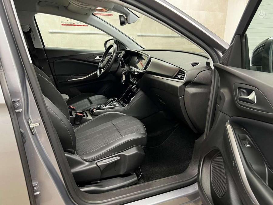 Pelēks Opel Grandland X 2023 Marijampole, ar dzinēja tilpumu 1.20 L un nobraukumu 130 tūkst. km par 15004 €, foto 9 vietnē AUTOMOTO.COM.LV