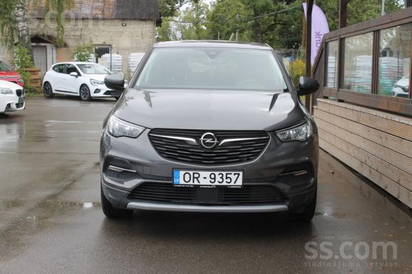 Серый Опель Grandland X 2018 в Рига, объемом двигателя 1.20 л и пробегом 0 тыс. км за 10750 €, фото 3 на AUTOMOTO.COM.LV