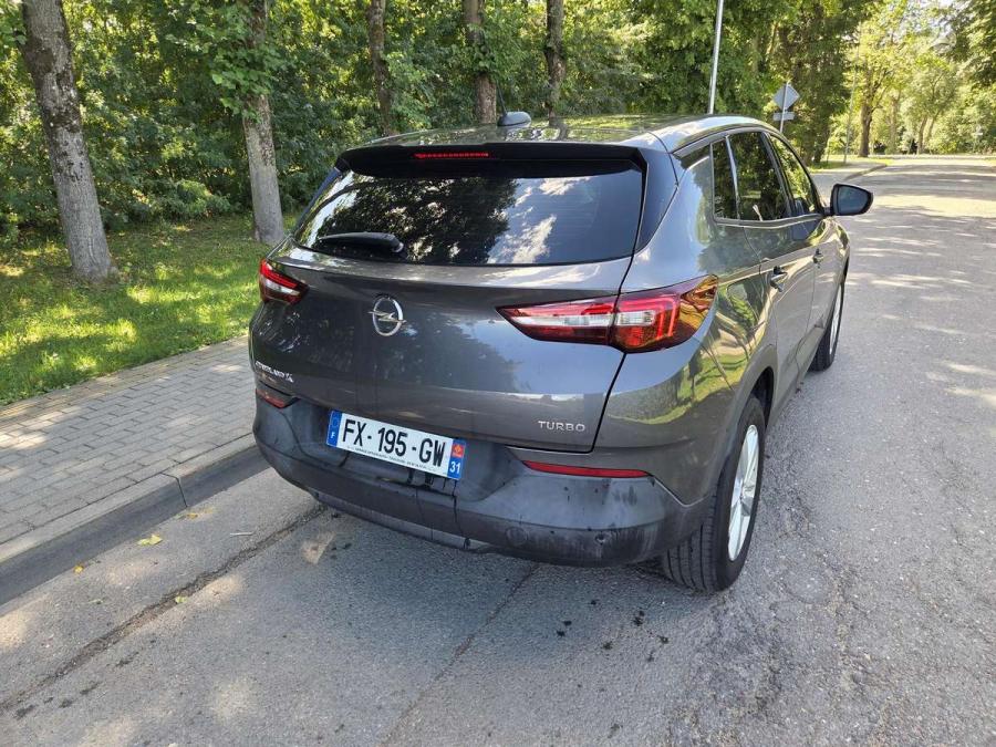 Серый Опель Grandland X 2017 в Таураге, объемом двигателя 1.20 л и пробегом 118 тыс. км за 8800 €, фото 9 на AUTOMOTO.COM.LV