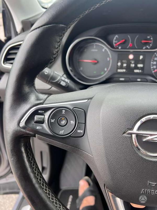 Grey Opel Grandland X 2018 in Kaunas, with an engine capacity of 2.00 L and mileage of 264 thousand km for 8990 €, photo 10 on AUTOMOTO.COM.LV