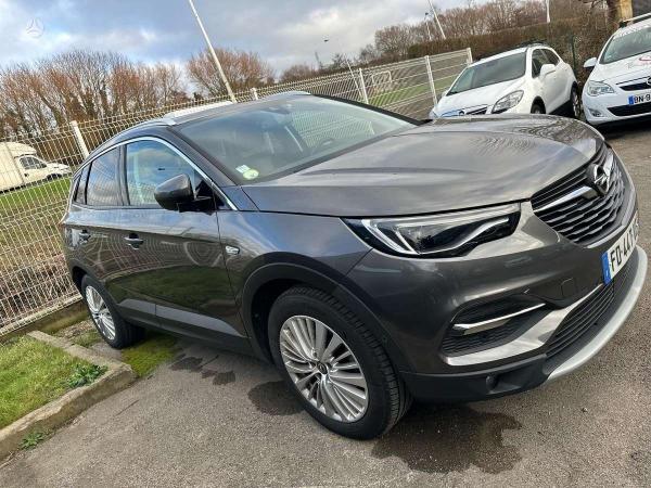 Grey Opel Grandland X 2019 in Taurage, with an engine capacity of 1.50 L and mileage of 146 thousand km for 10900 €, photo 2 on AUTOMOTO.COM.LV
