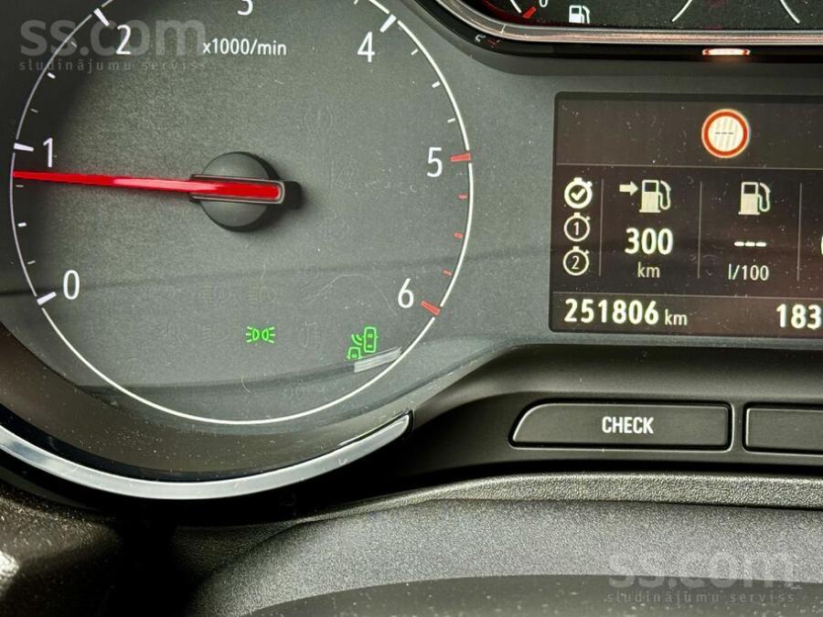 Pelēks Opel Grandland X 2019 Jelgava, ar dzinēja tilpumu 1.50 L un nobraukumu 0 tūkst. km par 9950 €, foto 24 vietnē AUTOMOTO.COM.LV