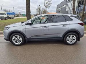Grey Opel Grandland X 2020 in Kaunas, with an engine capacity of 1.50 L and mileage of 180 thousand km for 9990 €, photo 4 on AUTOMOTO.COM.LV
