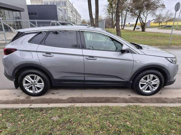 Grey Opel Grandland X 2020 in Kaunas, with an engine capacity of 1.50 L and mileage of 180 thousand km for 9990 €, photo 5 on AUTOMOTO.COM.LV