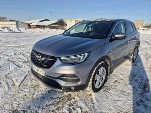 Grey Opel Grandland X 2020 in Kaunas, with an engine capacity of 1.50 L and mileage of 180 thousand km for 9900 €, photo  on AUTOMOTO.COM.LV