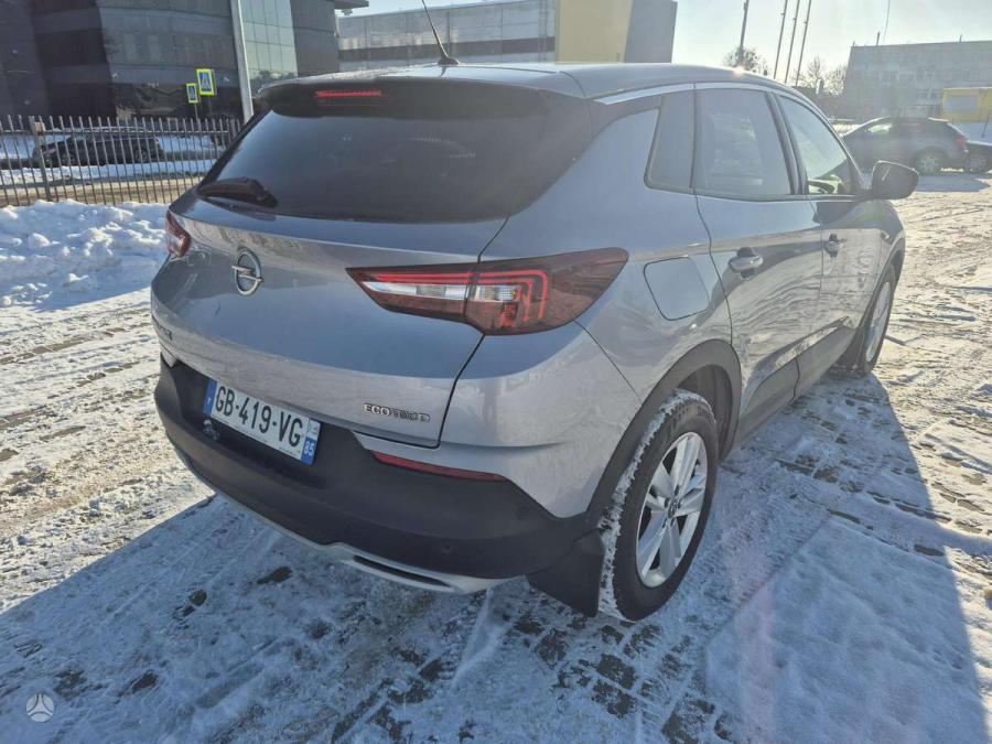 Grey Opel Grandland X 2020 in Kaunas, with an engine capacity of 1.50 L and mileage of 180 thousand km for 9900 €, photo 5 on AUTOMOTO.COM.LV