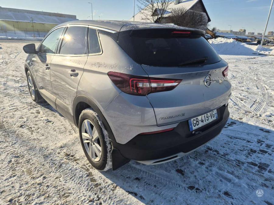 Grey Opel Grandland X 2020 in Kaunas, with an engine capacity of 1.50 L and mileage of 180 thousand km for 9900 €, photo 7 on AUTOMOTO.COM.LV
