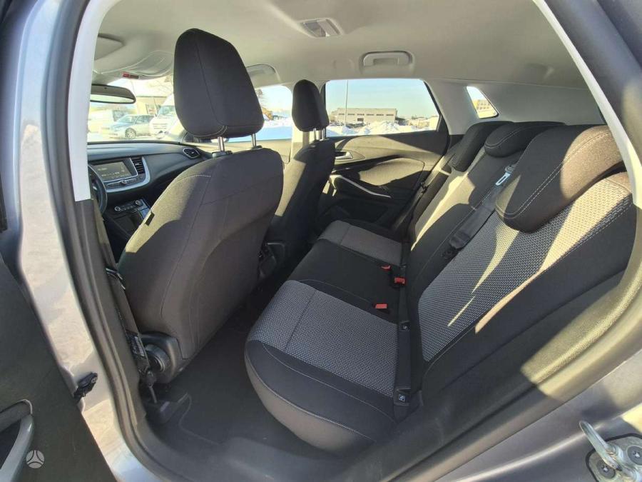 Grey Opel Grandland X 2020 in Kaunas, with an engine capacity of 1.50 L and mileage of 180 thousand km for 9900 €, photo 9 on AUTOMOTO.COM.LV