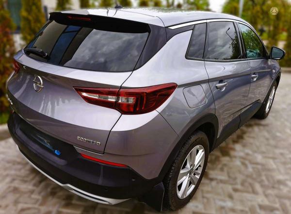 Grey Opel Grandland X 2020 in Kaunas, with an engine capacity of 1.50 L and mileage of 180 thousand km for 8300 €, photo 3 on AUTOMOTO.COM.LV