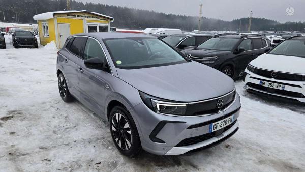 Grey Opel Grandland X 2022 in Vilnius, with an engine capacity of 1.50 L and mileage of 150 thousand km for 15400 €, photo 3 on AUTOMOTO.COM.LV