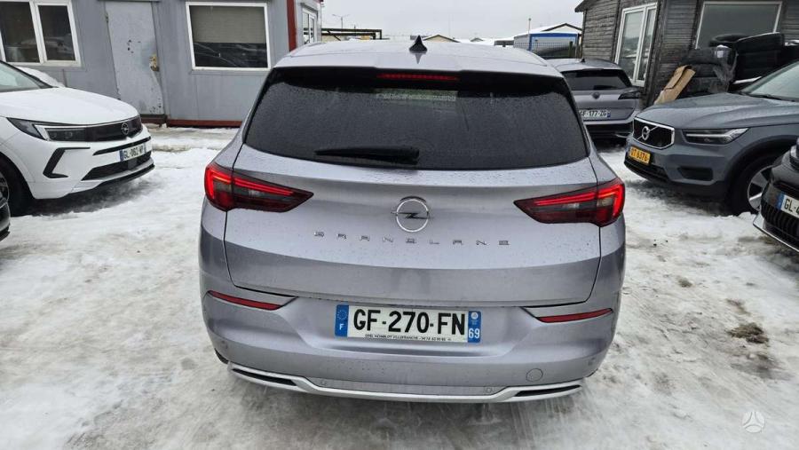 Grey Opel Grandland X 2022 in Vilnius, with an engine capacity of 1.50 L and mileage of 150 thousand km for 15400 €, photo 5 on AUTOMOTO.COM.LV