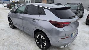 Grey Opel Grandland X 2022 in Vilnius, with an engine capacity of 1.50 L and mileage of 150 thousand km for 15400 €, photo 6 on AUTOMOTO.COM.LV