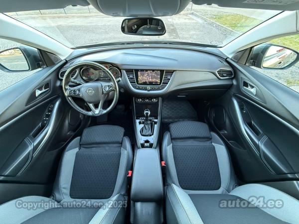 Grey Opel Grandland X 2018 in Tartu, with an engine capacity of 1.60 L and mileage of 195 thousand km for 12799 €, photo 11 on AUTOMOTO.COM.LV