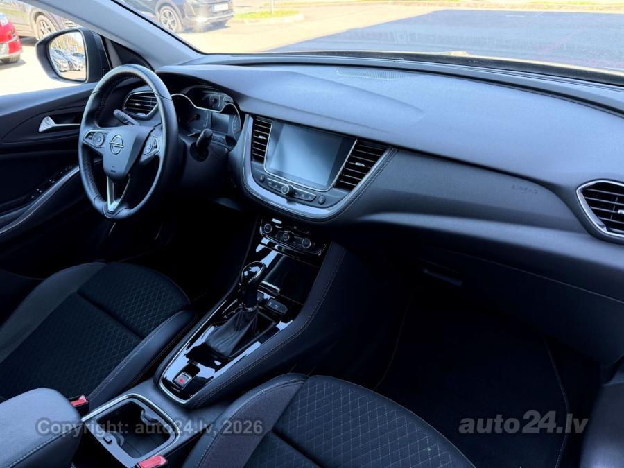 Серый Опель Grandland X 2018 в Таллин, объемом двигателя 1.20 л и пробегом 131 тыс. км за 12900 €, фото 5 на AUTOMOTO.COM.LV