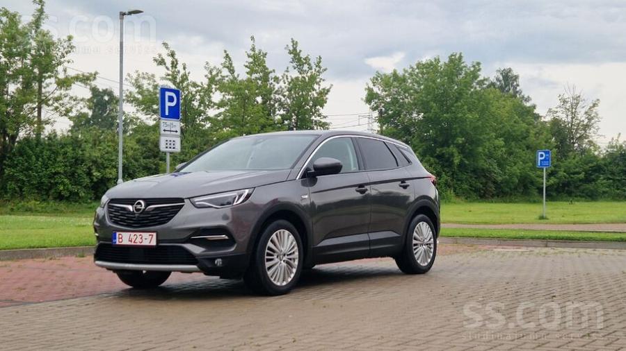 Grey Opel Grandland X 2018 in Jelgava, with an engine capacity of 1.20 L and mileage of 102 thousand km for 10450 €, photo 3 on AUTOMOTO.COM.LV