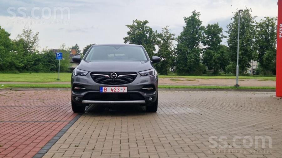 Grey Opel Grandland X 2018 in Jelgava, with an engine capacity of 1.20 L and mileage of 102 thousand km for 10450 €, photo 5 on AUTOMOTO.COM.LV