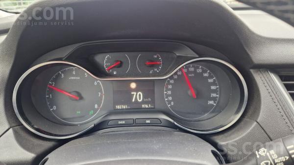 Pelēks Opel Grandland X 2018 Jelgava, ar dzinēja tilpumu 1.20 L un nobraukumu 102 tūkst. km par 10450 €, foto 5 vietnē AUTOMOTO.COM.LV