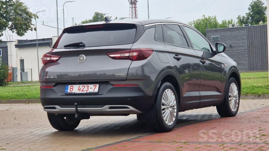 Grey Opel Grandland X 2018 in Jelgava, with an engine capacity of 1.20 L and mileage of 102 thousand km for 10450 €, photo 11 on AUTOMOTO.COM.LV