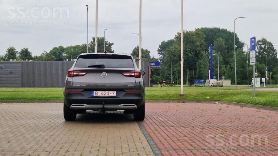 Grey Opel Grandland X 2018 in Jelgava, with an engine capacity of 1.20 L and mileage of 102 thousand km for 10450 €, photo 14 on AUTOMOTO.COM.LV