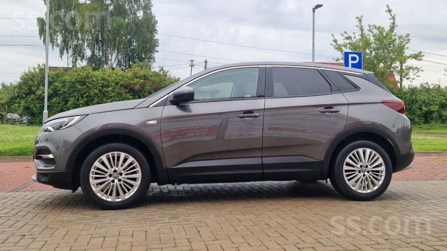 Grey Opel Grandland X 2018 in Jelgava, with an engine capacity of 1.20 L and mileage of 102 thousand km for 10450 €, photo 17 on AUTOMOTO.COM.LV