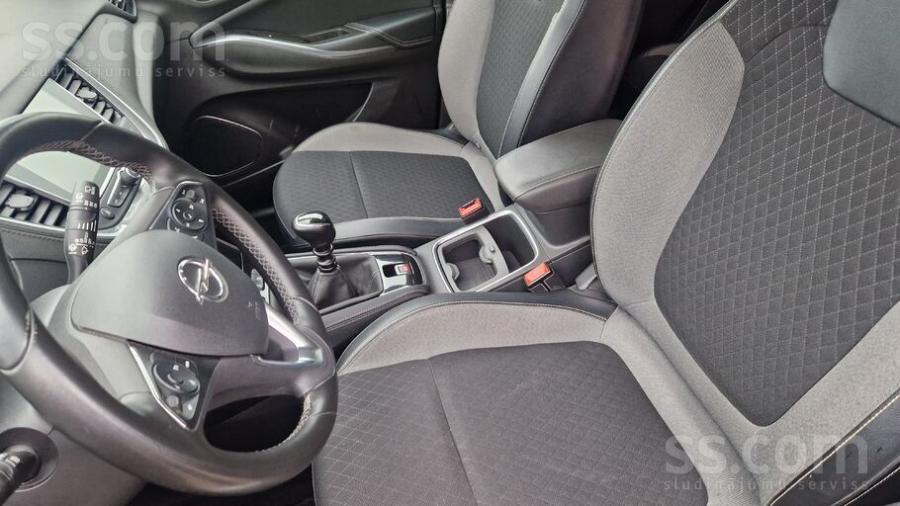 Grey Opel Grandland X 2018 in Jelgava, with an engine capacity of 1.20 L and mileage of 102 thousand km for 10450 €, photo 29 on AUTOMOTO.COM.LV