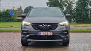 Grey Opel Grandland X 2018 in Jelgava, with an engine capacity of 1.20 L and mileage of 102 thousand km for 10450 €, photo 32 on AUTOMOTO.COM.LV