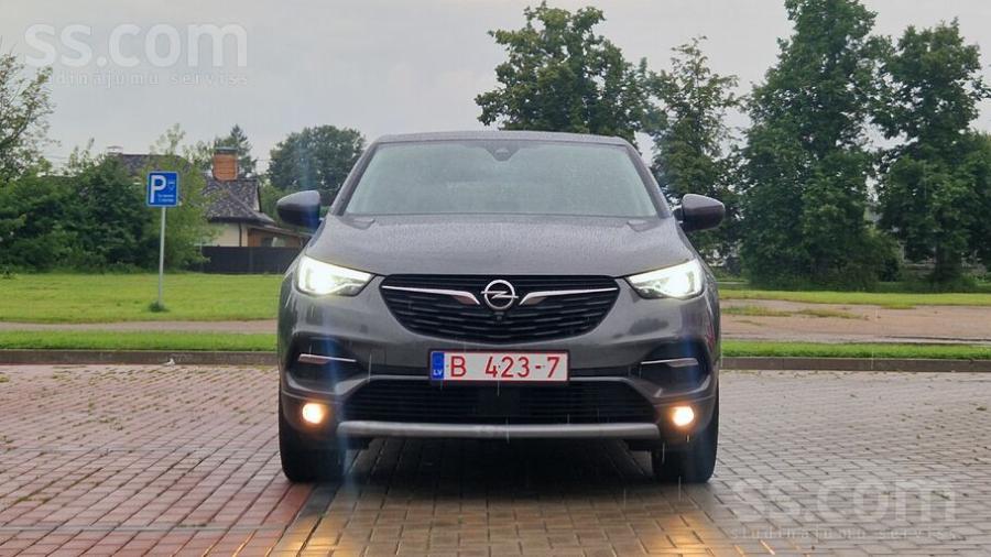 Grey Opel Grandland X 2018 in Jelgava, with an engine capacity of 1.20 L and mileage of 102 thousand km for 10450 €, photo 33 on AUTOMOTO.COM.LV