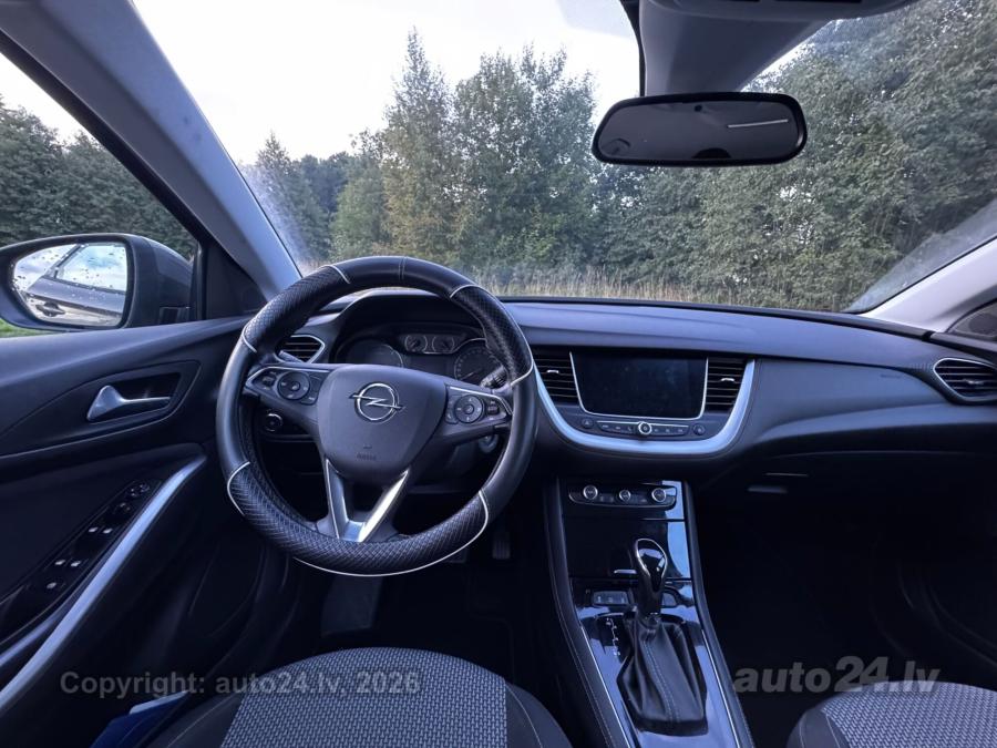 Grey Opel Grandland X 2018 in Tallinn, with an engine capacity of 1.60 L and mileage of 142 thousand km for 11800 €, photo 8 on AUTOMOTO.COM.LV