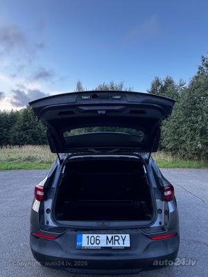 Grey Opel Grandland X 2018 in Tallinn, with an engine capacity of 1.60 L and mileage of 142 thousand km for 11800 €, photo 11 on AUTOMOTO.COM.LV
