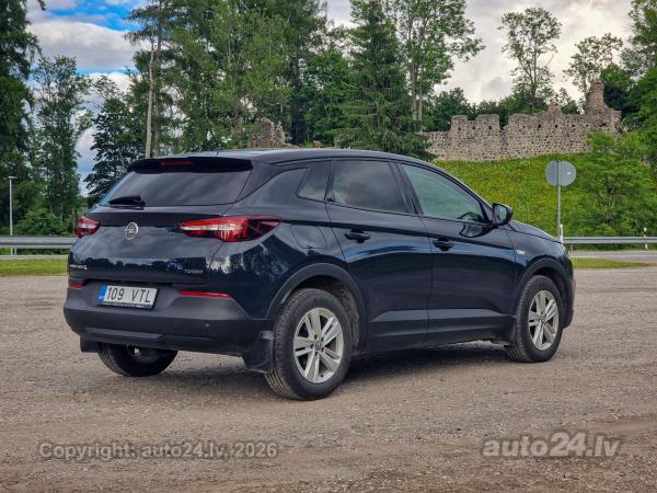 Pelēks Opel Grandland X 2019 Tallina, ar dzinēja tilpumu 1.20 L un nobraukumu 62 tūkst. km par 14600 €, foto 4 vietnē AUTOMOTO.COM.LV