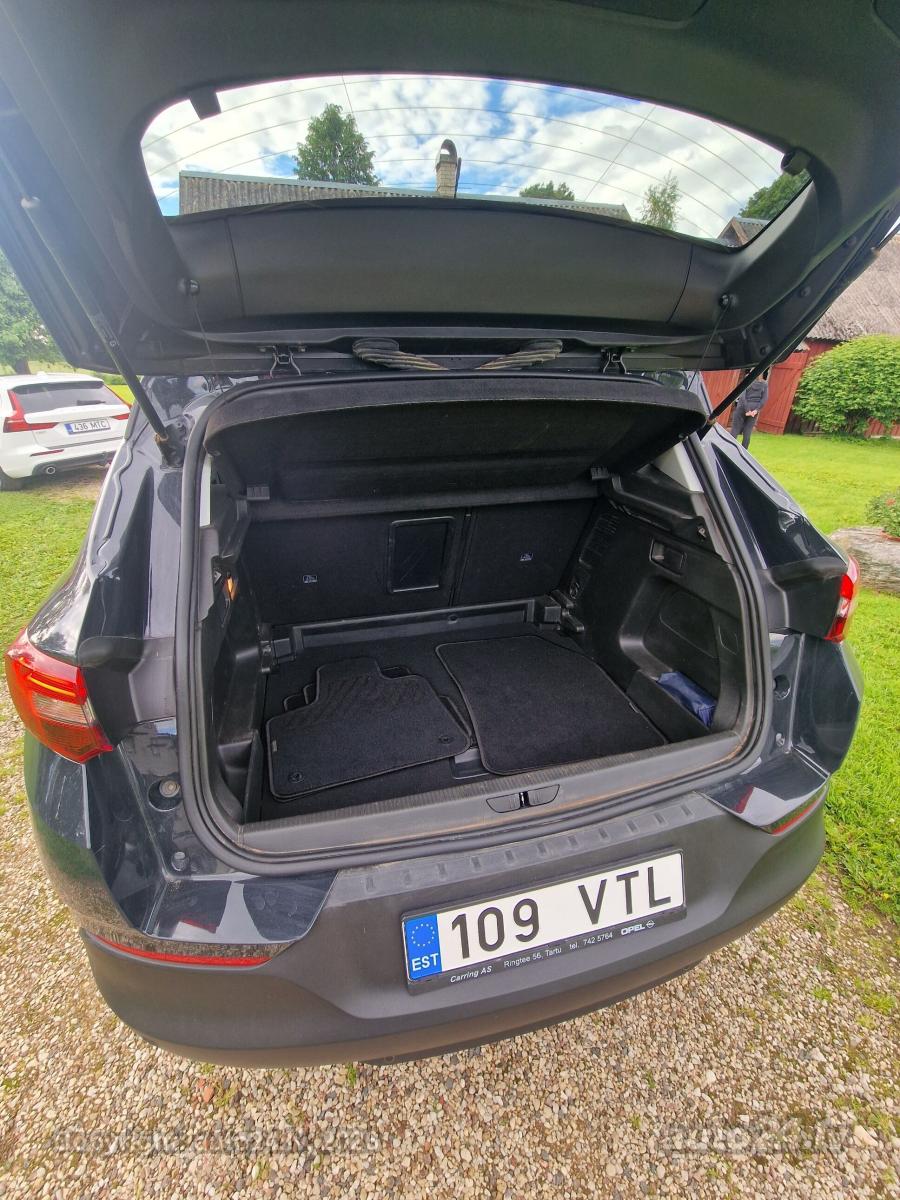 Grey Opel Grandland X 2019 in Tallinn, with an engine capacity of 1.20 L and mileage of 62 thousand km for 14600 €, photo 8 on AUTOMOTO.COM.LV