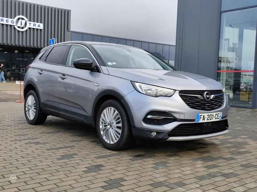 Opel Grandland X 2018 in Siauliai, with an engine capacity of 1.60 L and mileage of 201 thousand km for 10700 €, photo 3 on AUTOMOTO.COM.LV