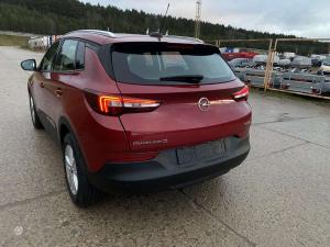 Red Opel Grandland X 2018 in Vilnius, with an engine capacity of 1.20 L and mileage of 228 thousand km for 8200 €, photo 4 on AUTOMOTO.COM.LV